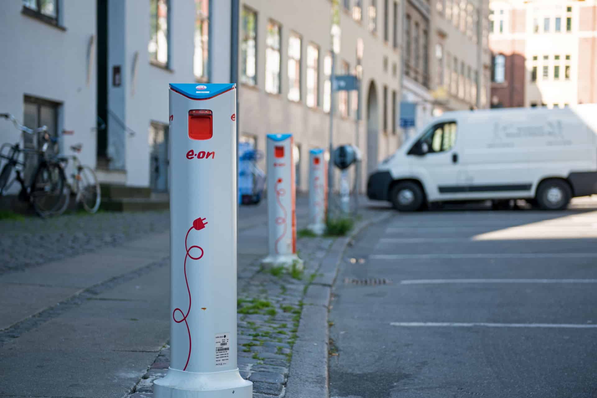 Laddstolpe elbil mindre - Skåne